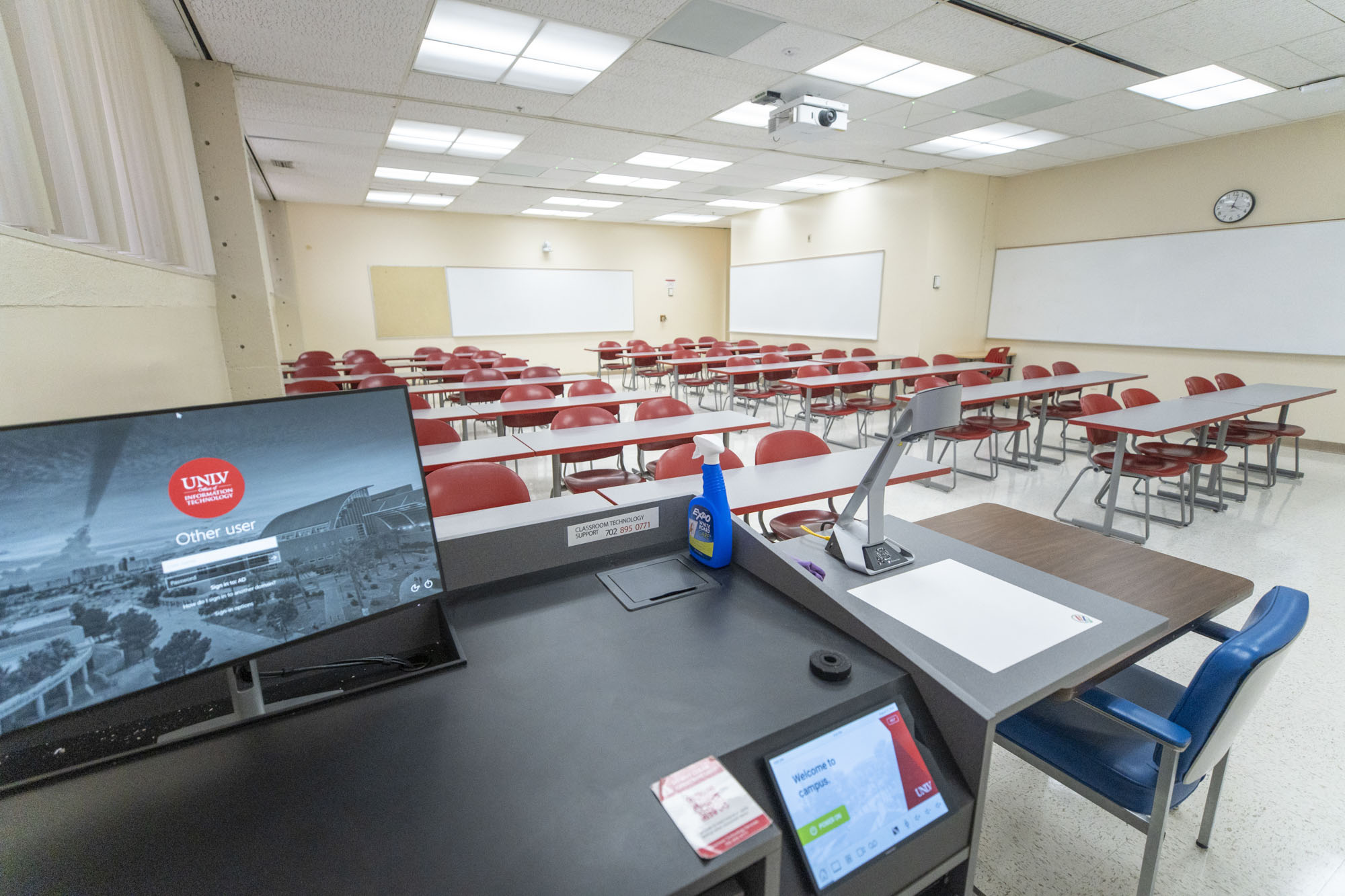 CEB 214 | Classrooms | UNLV Information Technology
